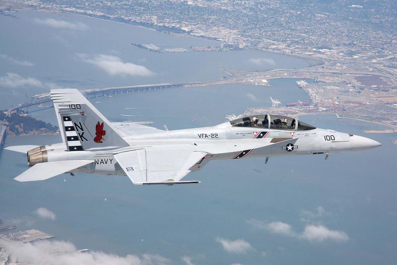VFA-22 "Fighting Redcocks" 中隊 F/A-18E, F (60p) - 軍事貼圖影片 - Uwants.com