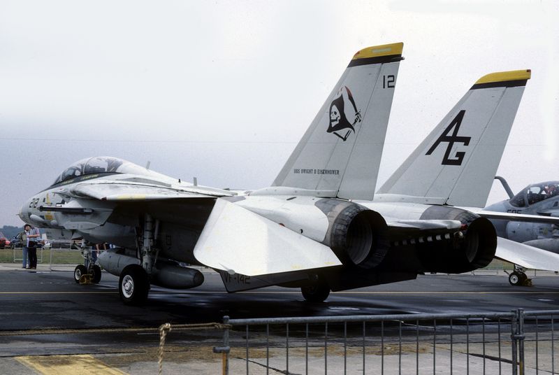 VF-142 "Ghostriders" 中隊 F-14 : (30P) - 軍事貼圖影片 - Uwants.com