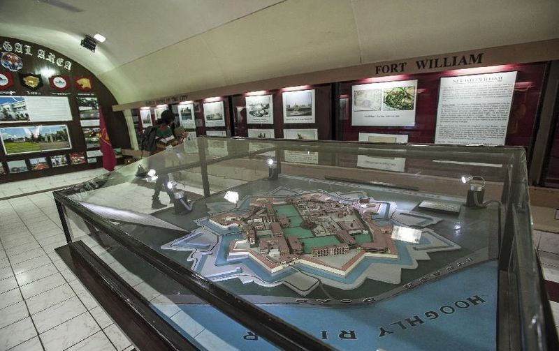 100年前尖沙咀廣東道水師總部對面的店舖 - 香港懷舊文化 - Uwants.com