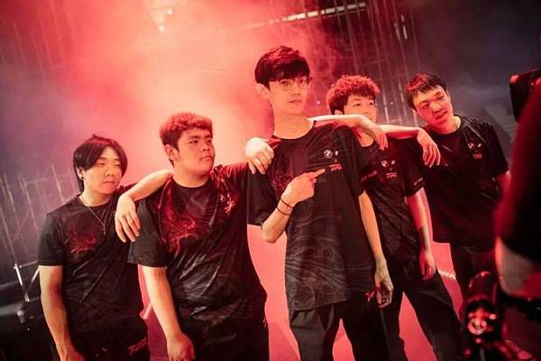 今天凌晨，FPX拿下2023中國無畏契約電競第一分 - 日日新聞 - Uwants.com